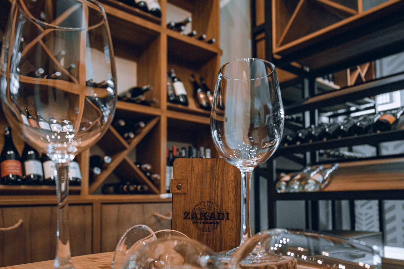 Restauration : ZAKADI lance sa nouvelle carte. - Aptis